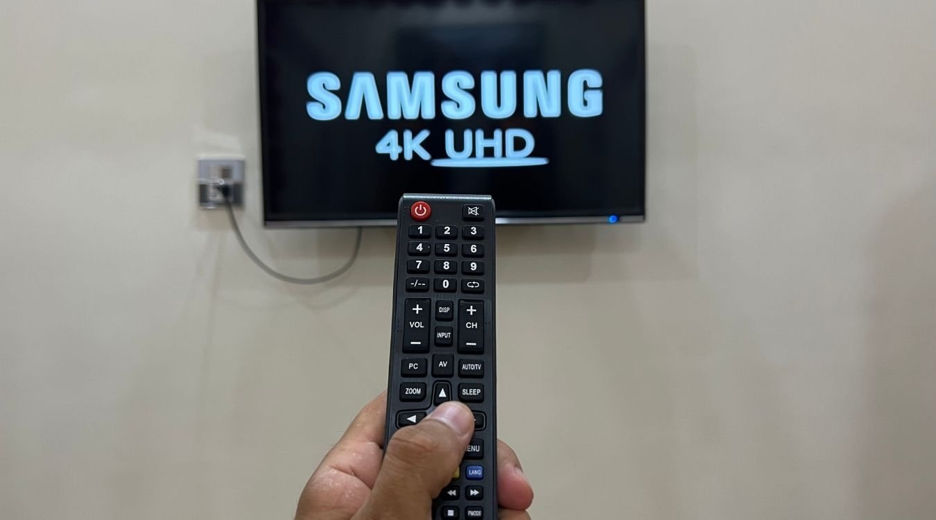 Remote Not Working On Samsung TV [FIXED] - TechRandm