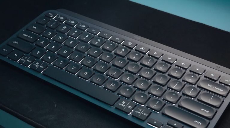 How to Reset Logitech Keyboard Not Working? [SOLVED] - TechRandm